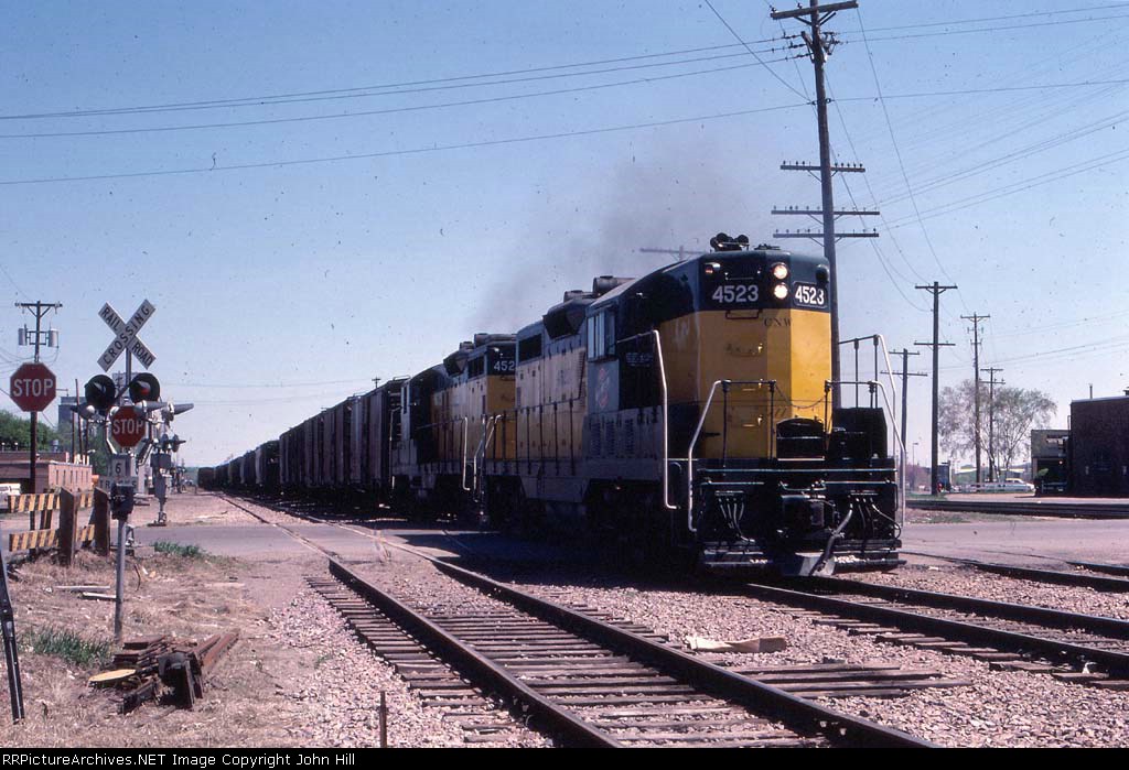 1045-35 Westbound CNW freight